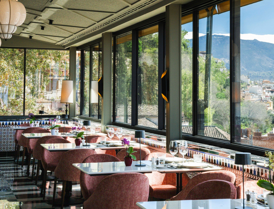 Homepage | ALHAMBRA PALACE HOTEL