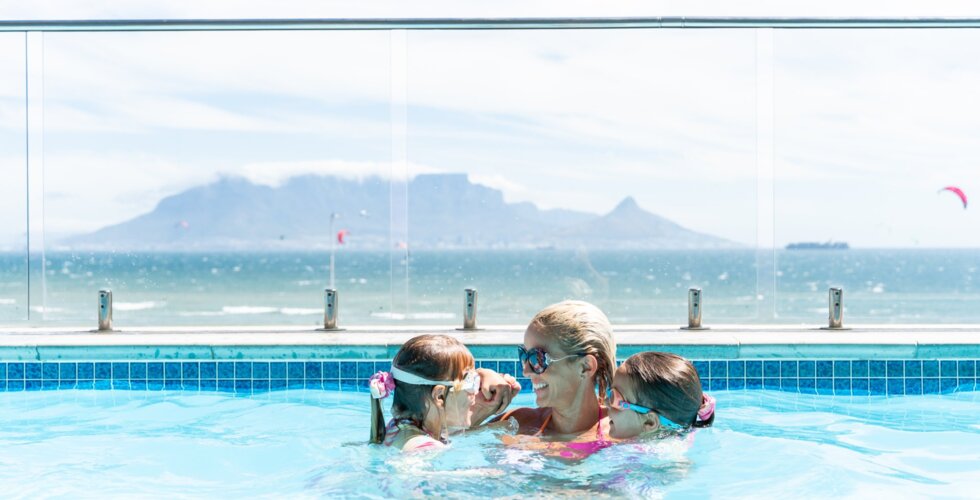Luxury hotel set on the iconic Blouberg beachfront | Blaauwberg Beach Hotel