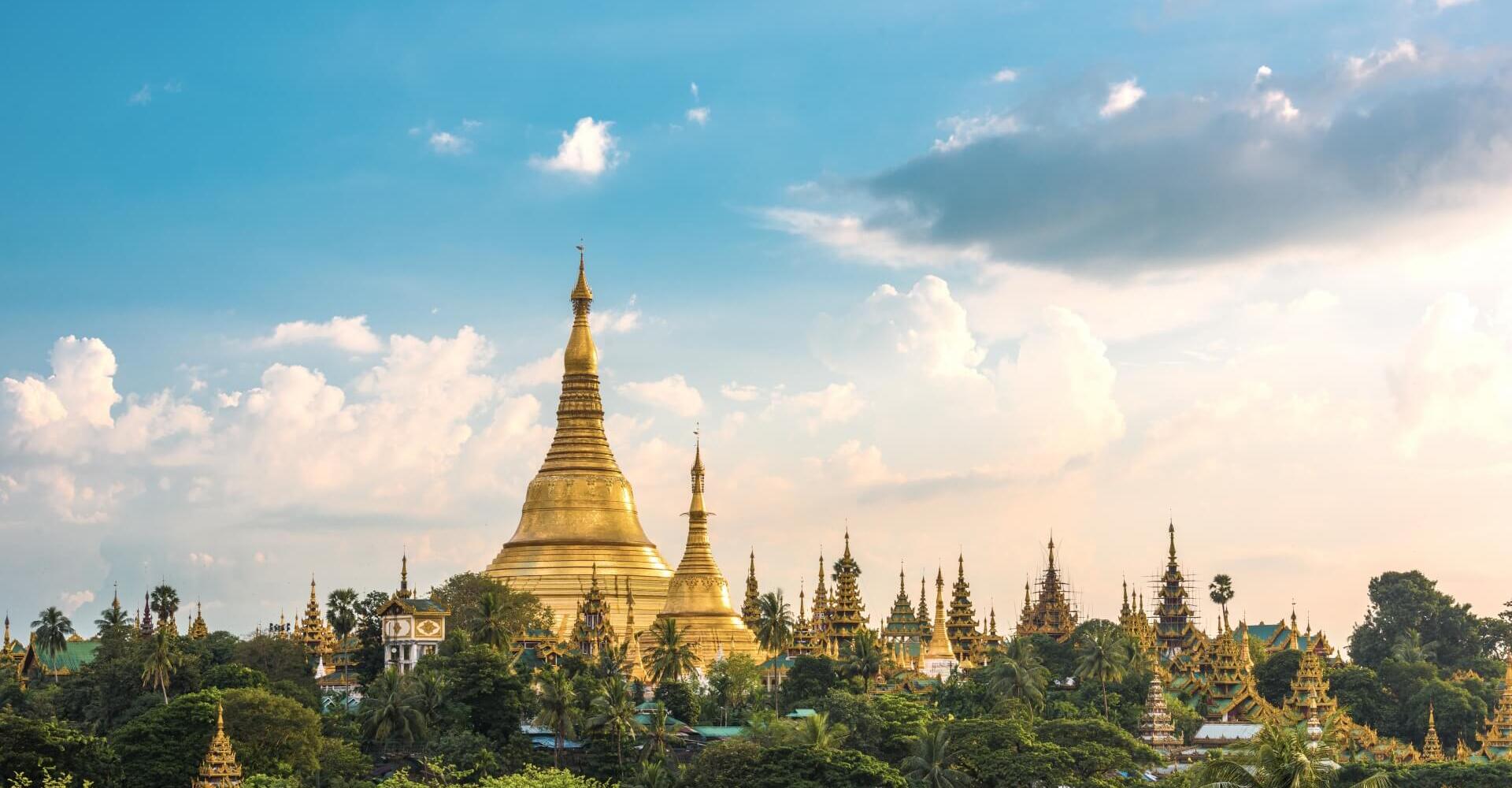 Yangon Hotel | Chatrium Hotel Royal Lake Yangon