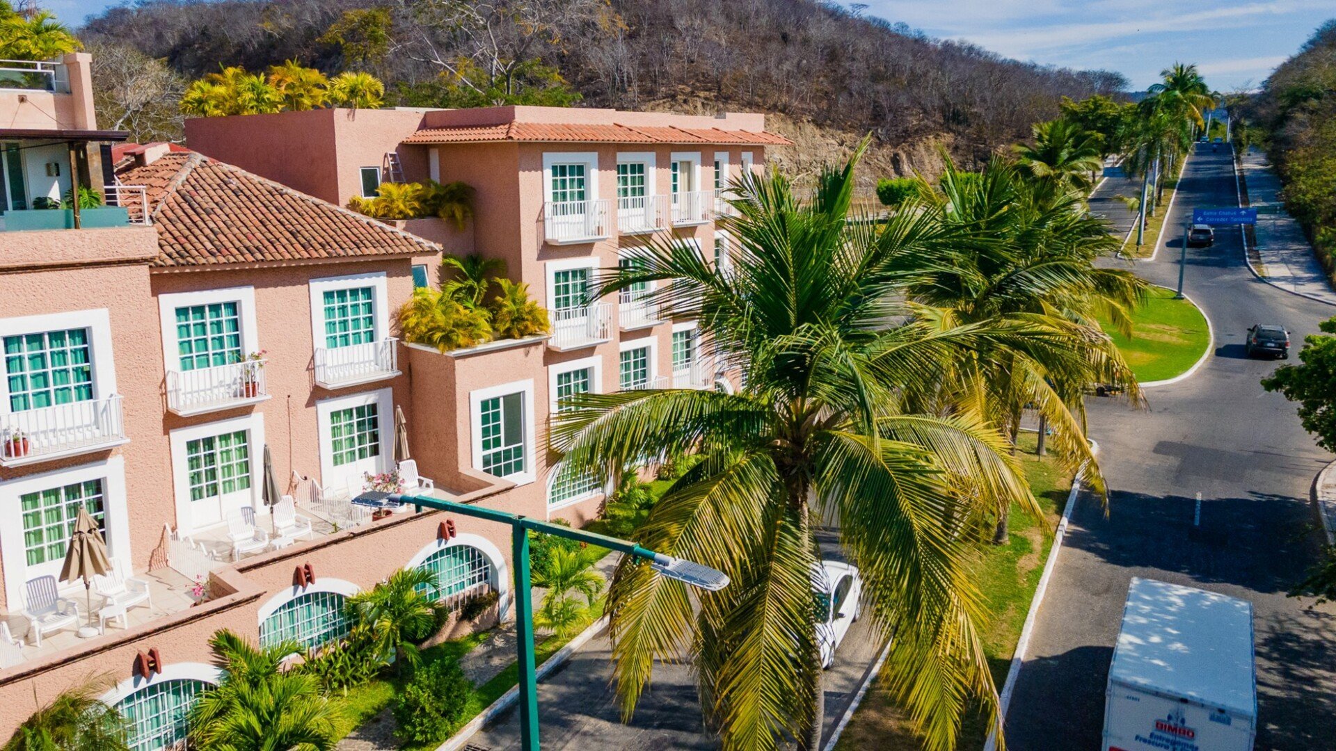Sobre nosotros | Hotel Castillo Huatulco & Beach Club