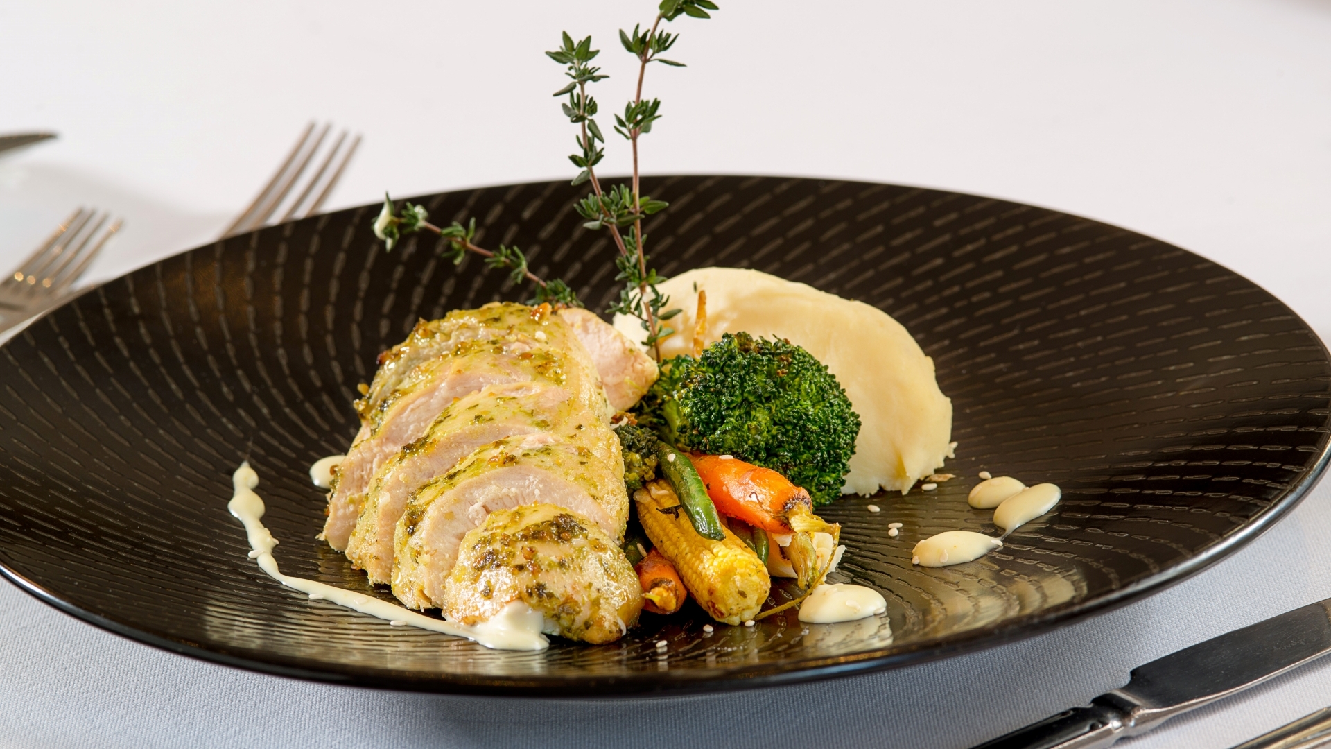 The Clipper Restaurant | The Commodore Hotel