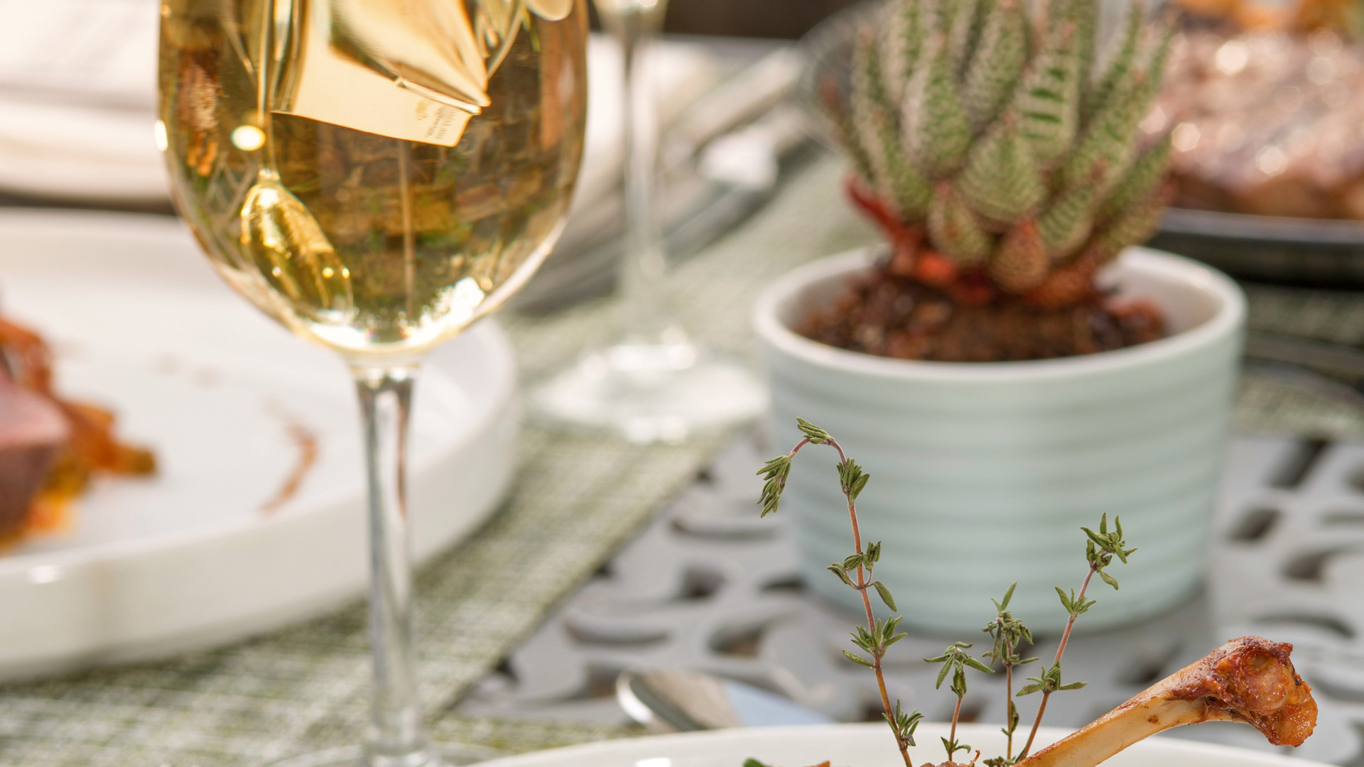 The Clipper Restaurant | The Commodore Hotel